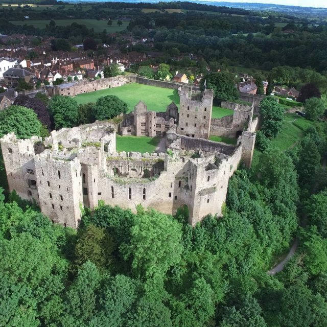 Explore - Feathers Hotel & Restaurant